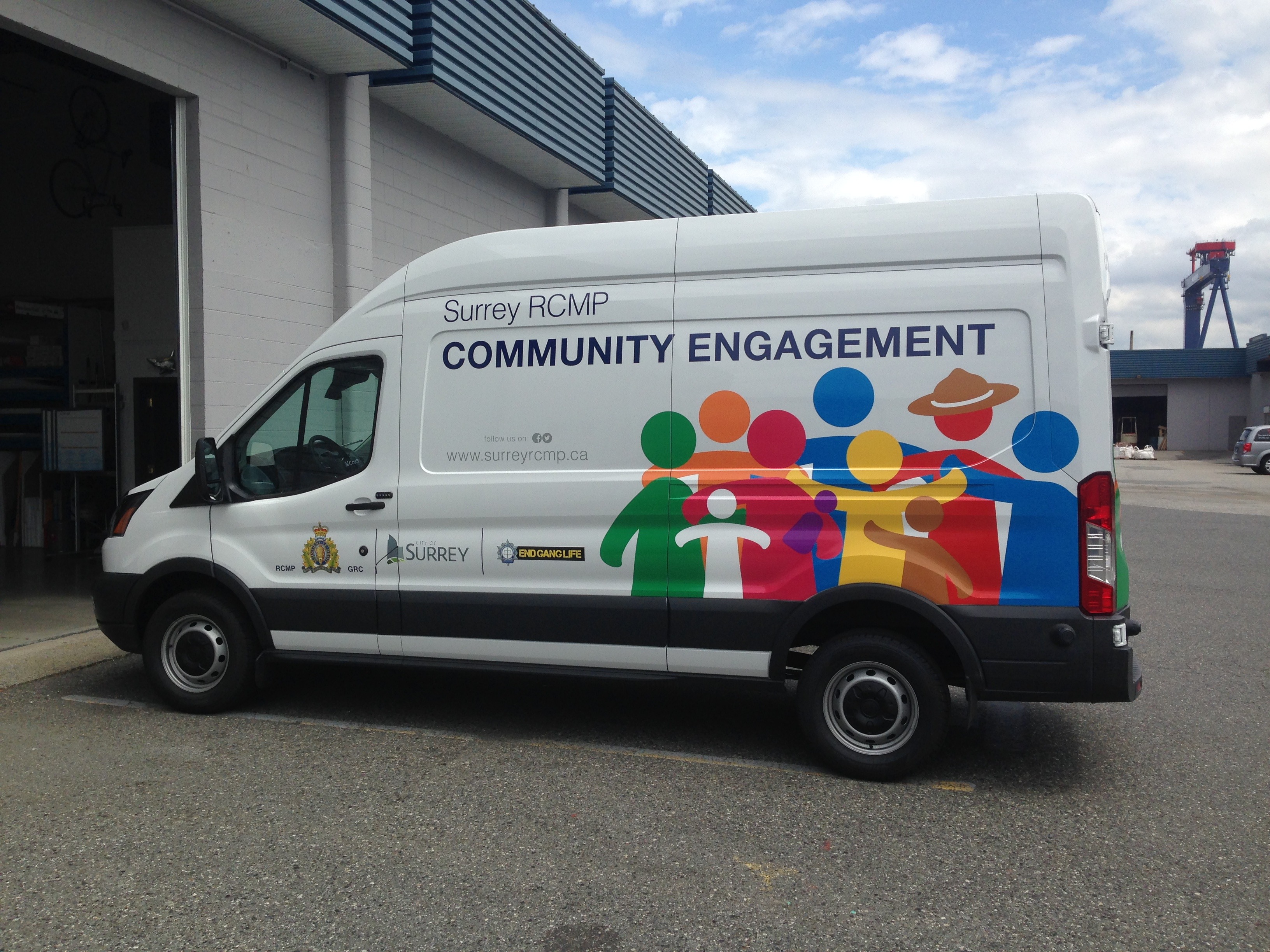 Surrey RCMP Community Engagement Vehicle – Fine-Line Signs & Graphics